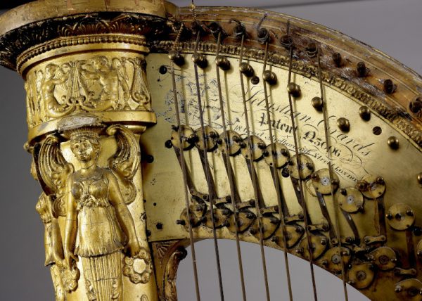 The history of the harp - Le livre et la harpe